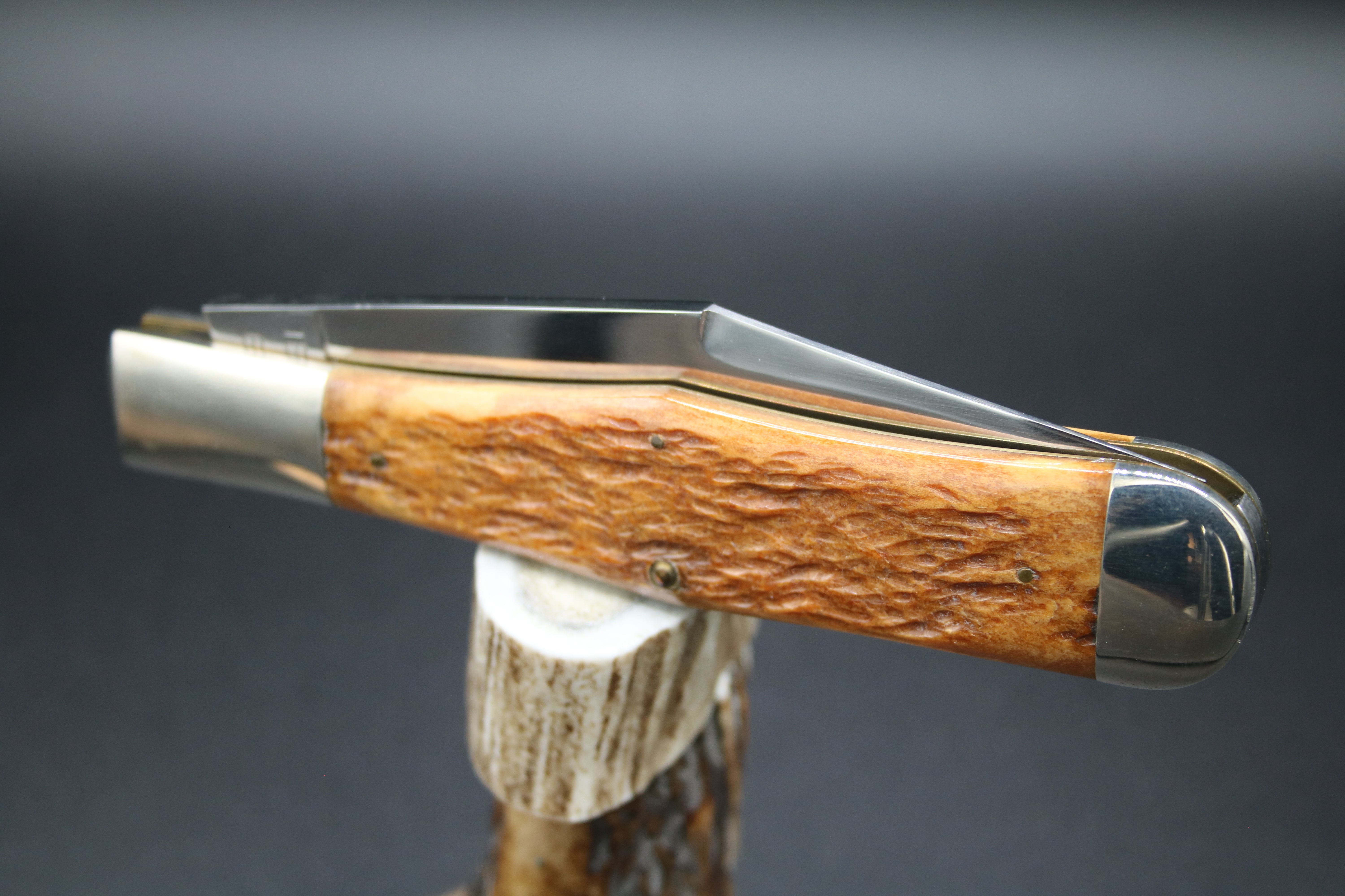 Case Classic 61050 Folding Lockback Hunter - Frank's Classic Knives