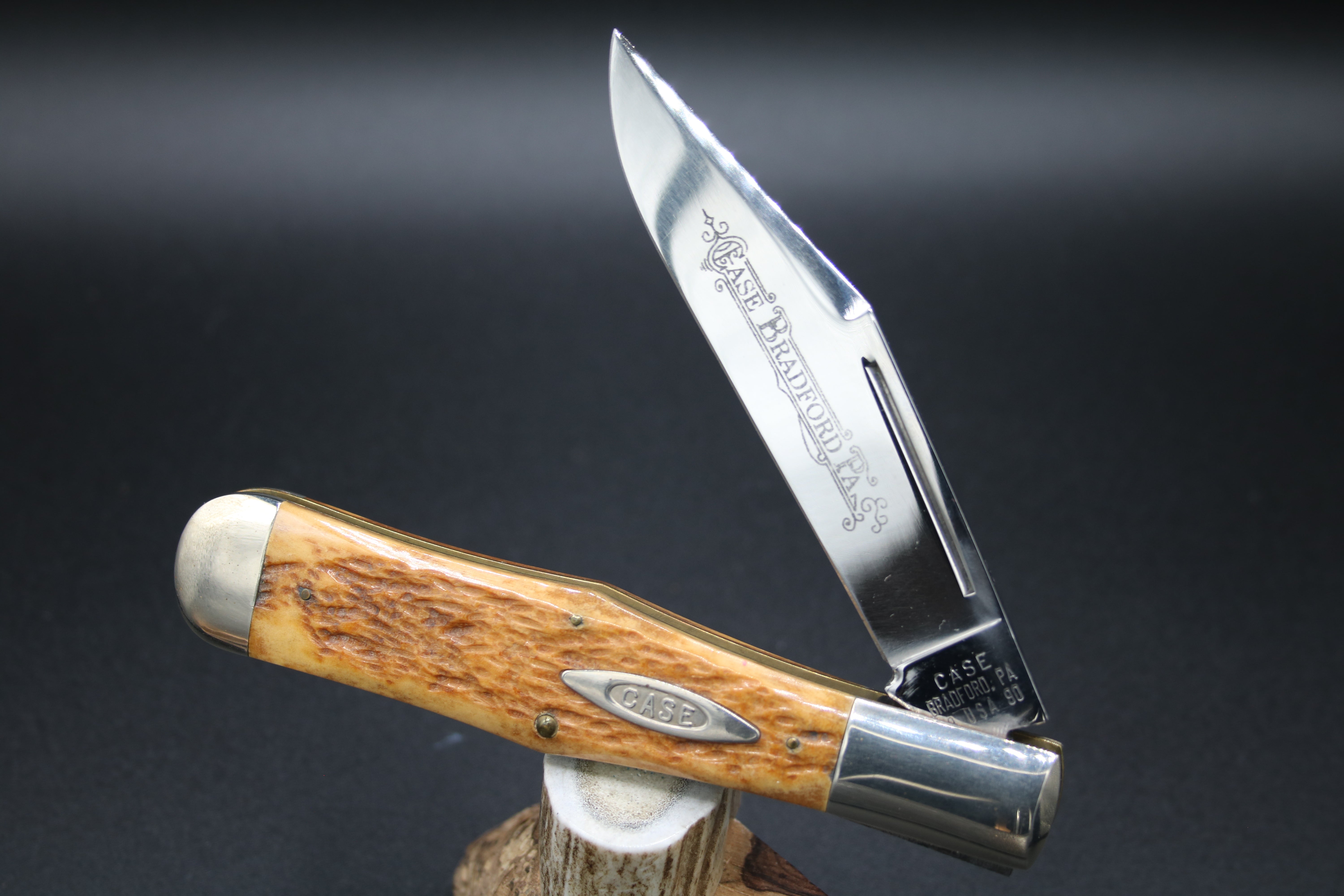 Case Classic 61050 Folding Lockback Hunter - Frank's Classic Knives